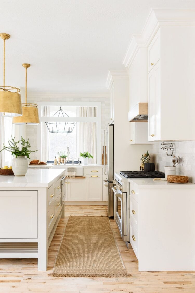 Simply White vs Chantilly Lace by Benjamin Moore | Carla Bast Design