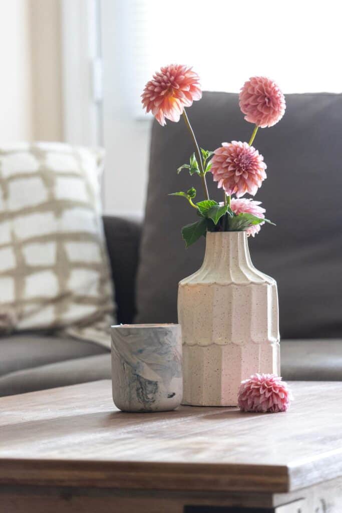 39 Easy Center Table Decor Ideas (and tips) for your Living Room ...