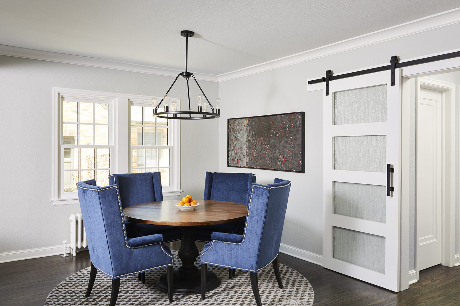 25 Tricks and Ideas to Make Your Low Ceiling Look Higher | Carla Bast ...